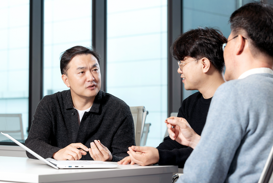 持续引领HBM市场:与全球首款12层HBM3产品的开发团队面对面 | SK hynix Newsroom